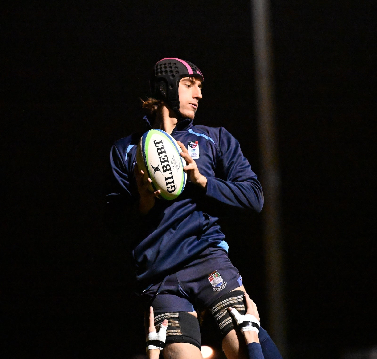 Body activated impact protection – Hedkayse